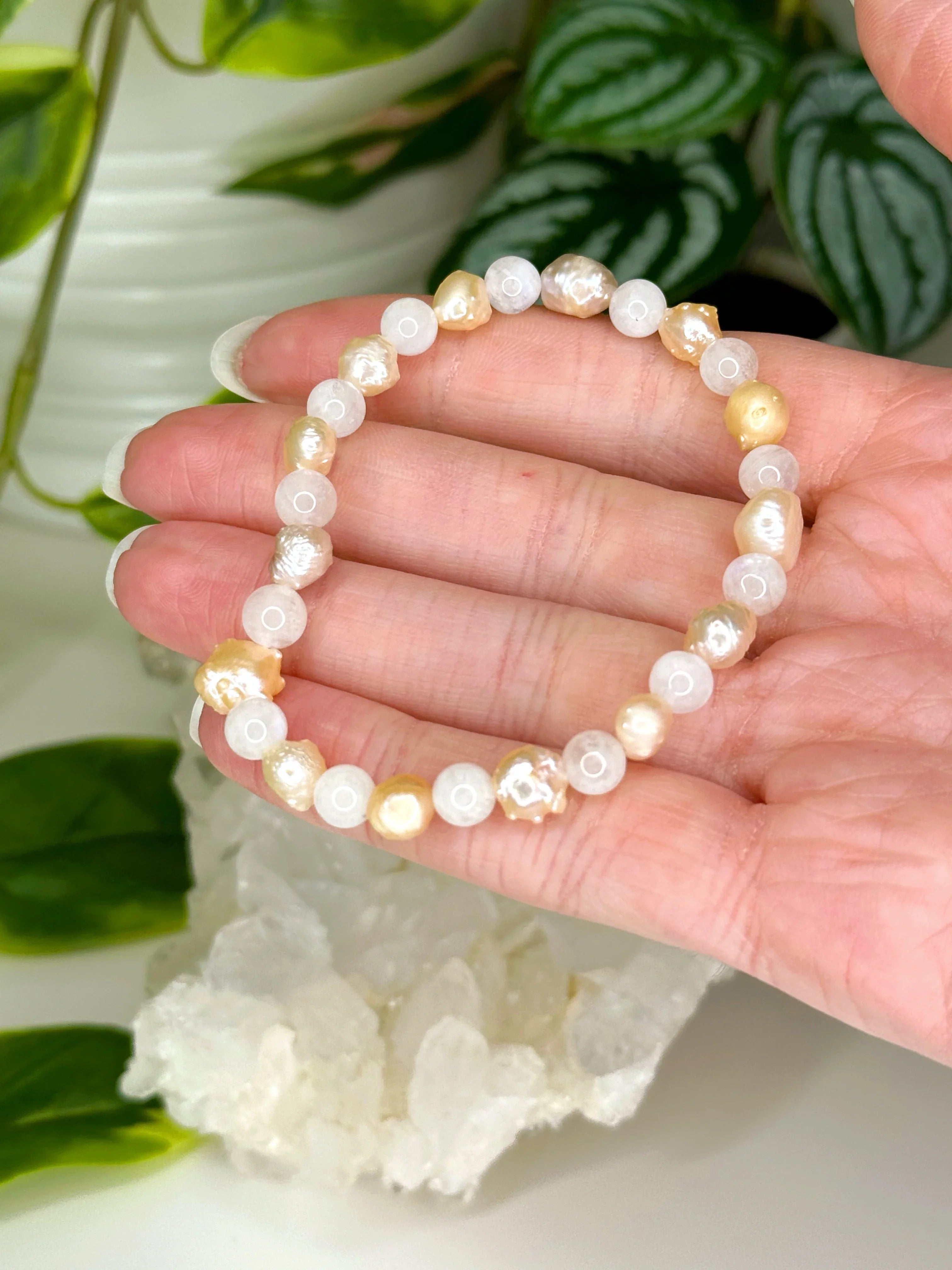 The Mineral Maven - Connecting People and Crystals